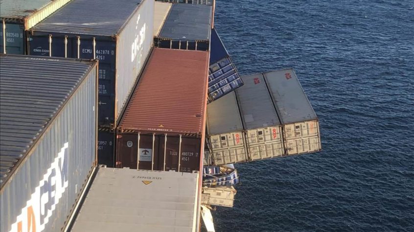 43 Containers Fall Overboard From APL England | ShipLilly